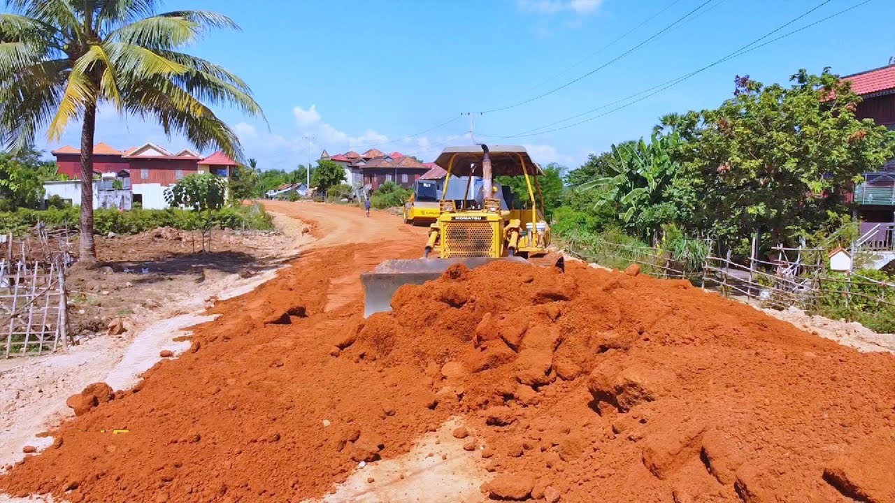 Best Action Driver! Dozer pusher soil the filling substrate perfectly ...