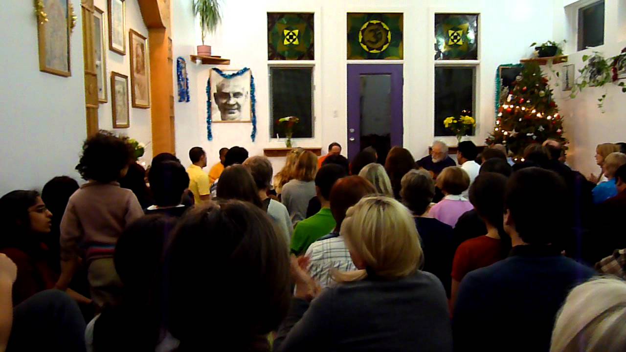 swami mahadevananda- opening chant- sivananda christmas party toronto ...