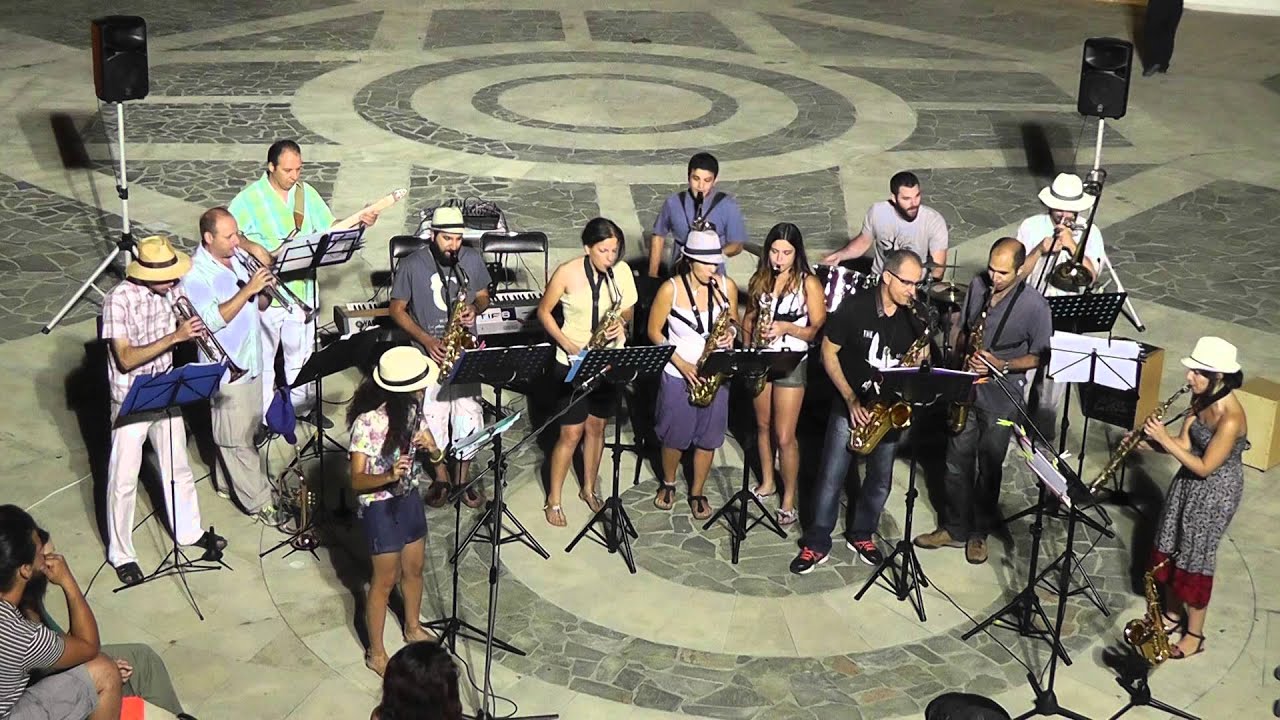 Oye como va - Windcraft Band - YouTube
