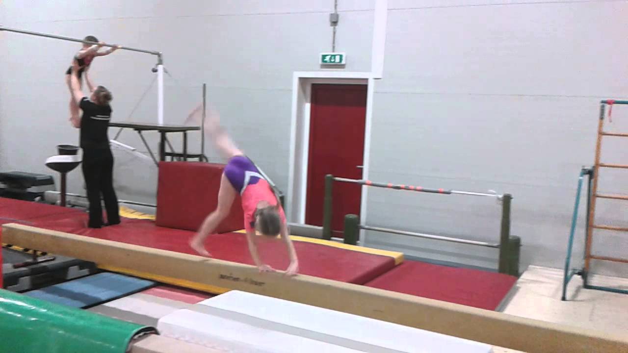 Jayda - pre instap - radslag lage balk - YouTube