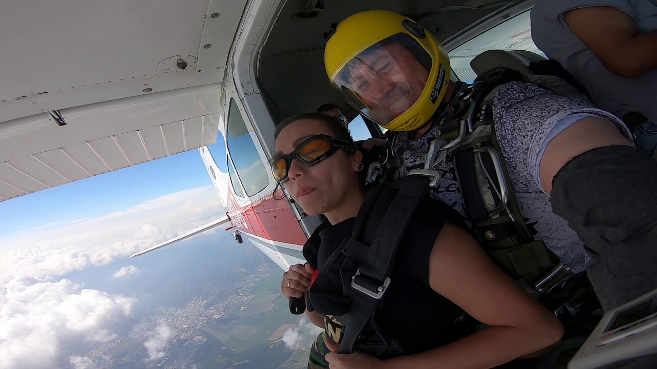 Paracaídas Jenifer Alonso - YouTube