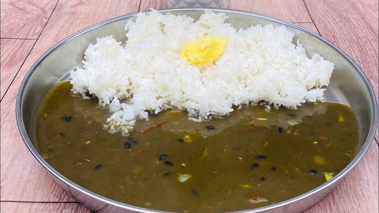 उत्तराखंड की स्पेशल दाल भट्ट की चुड़कानी || kale bhatt ki tasty and ...