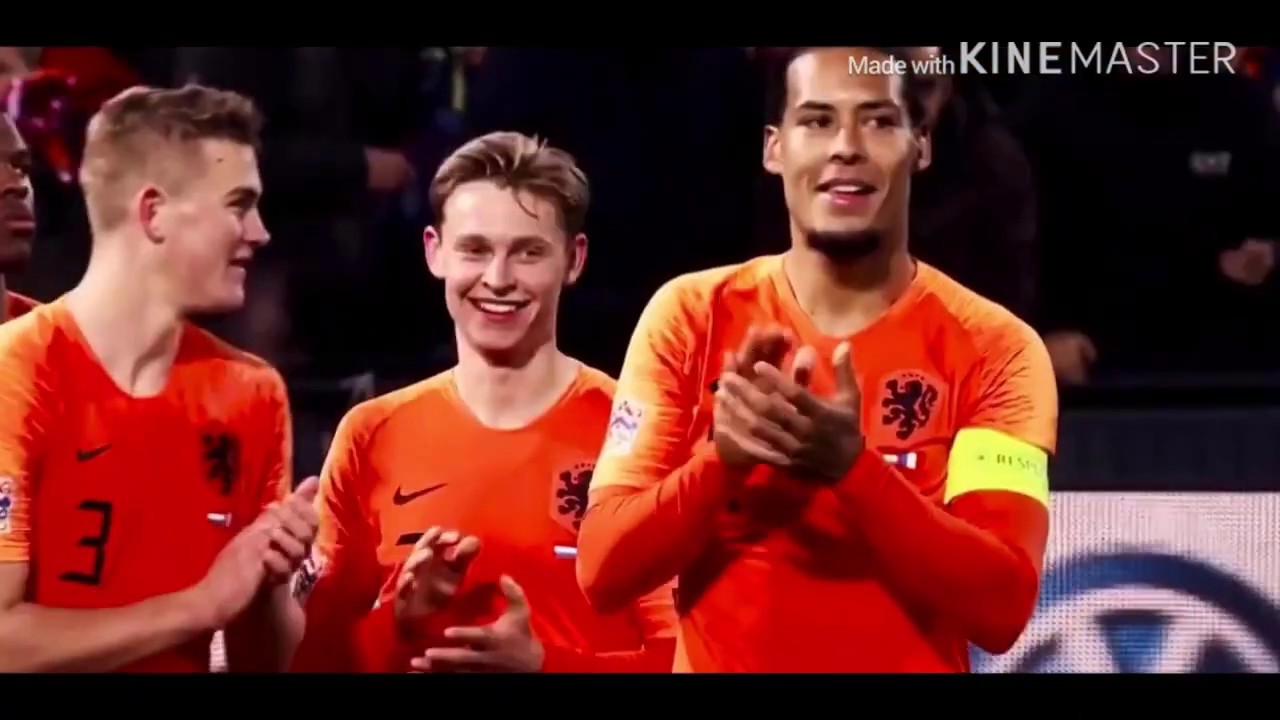 LEGENDARY DEFENDERS SAVES IN FOOTBALL - YouTube