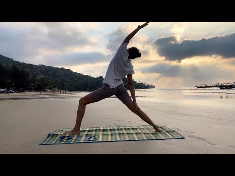 10 min yoga flow to start your day with me - YouTube