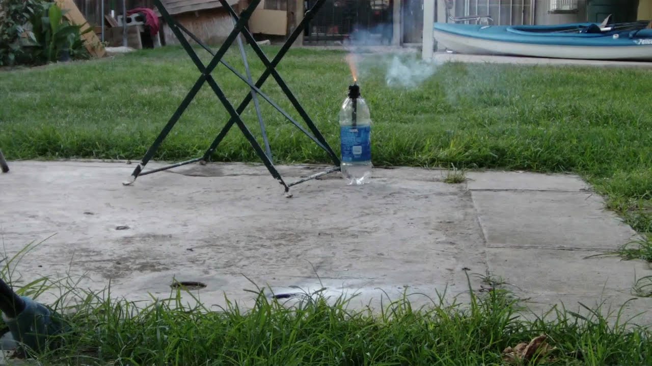 THE BEST AMAZING UP-CLOSE Piccolo Pete Bomb aka Screaming Willie - YouTube