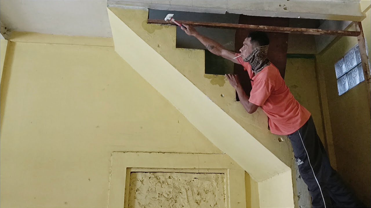 PENUH KEJANGGALAN! Saat proses penutupan lorong tangga ruko Angker ...