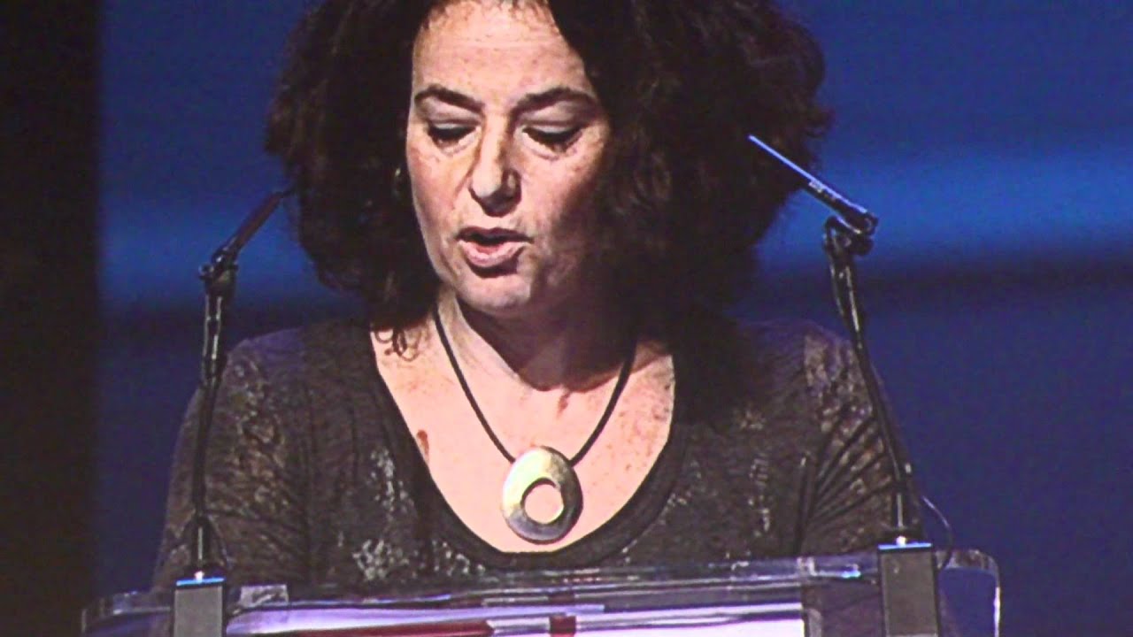 Mirjam van Praag spreekt op #confOO - YouTube