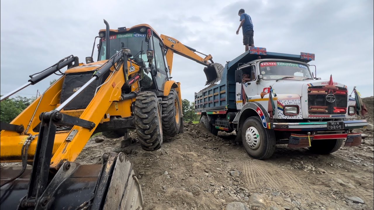 Backhoe Loader Loading Mix Gravel In Tripper Dump | Backhoe VS Tripper ...