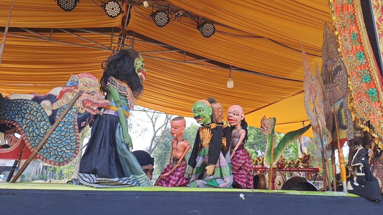 Wayang sedekah bumi ruwatan dalang ki Sunaryo Kedungbanteng Tegal - YouTube