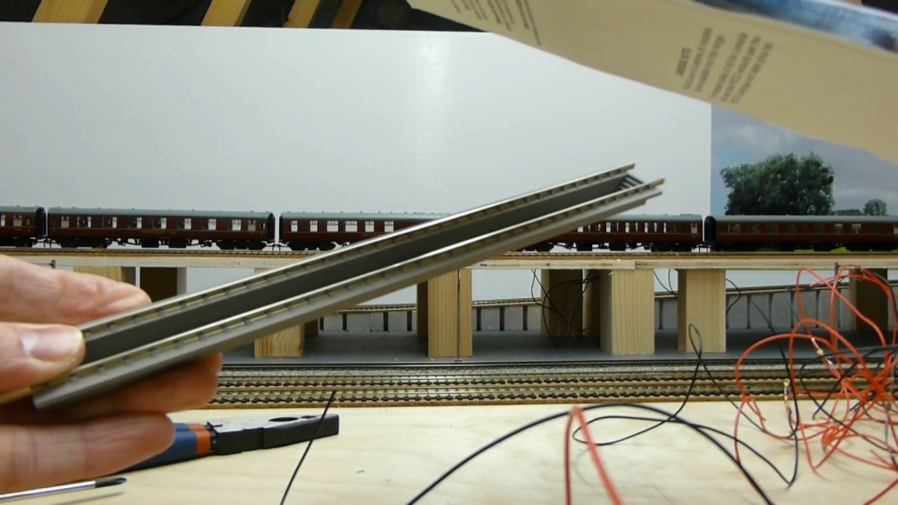 Dean Park Station Video 72 - How to light a Peco Inspection Pit - YouTube