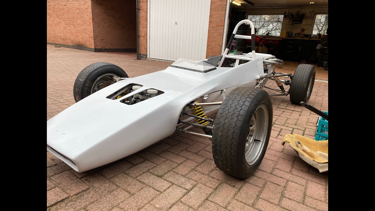 Alexis Mk18 Historic formula ford 1600 Bodywork removed - YouTube