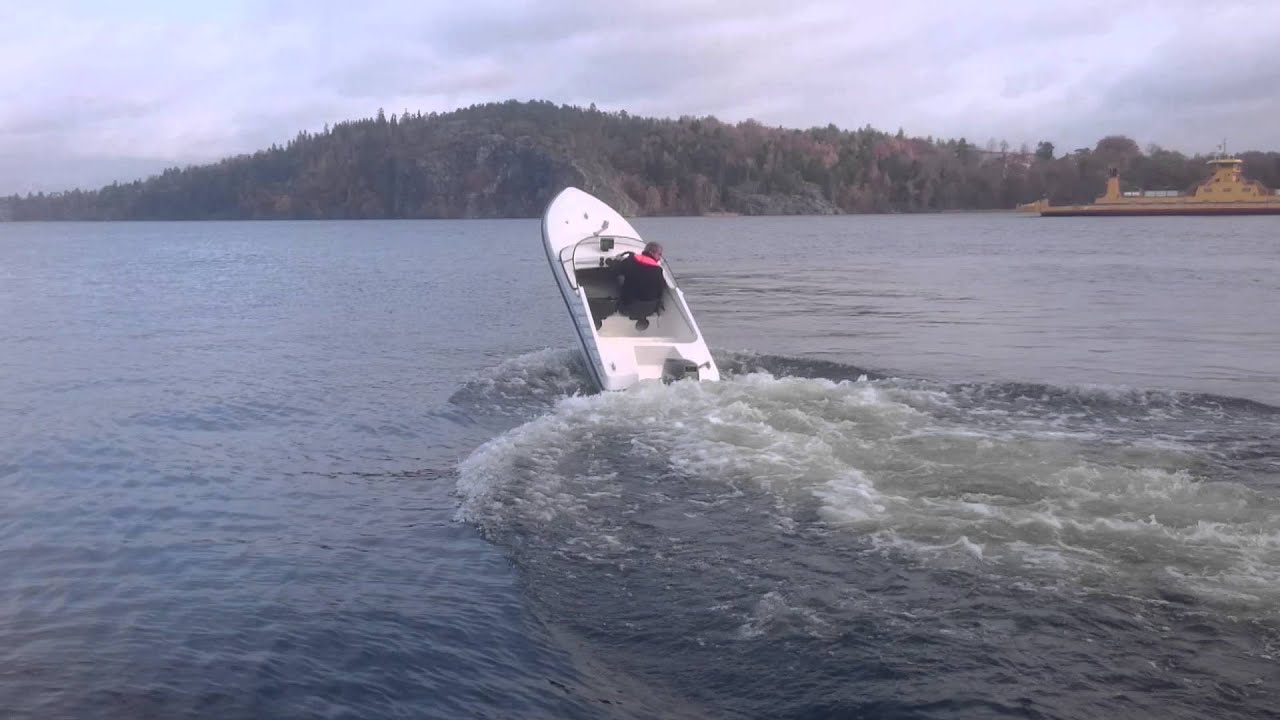 Boat wheelie - YouTube