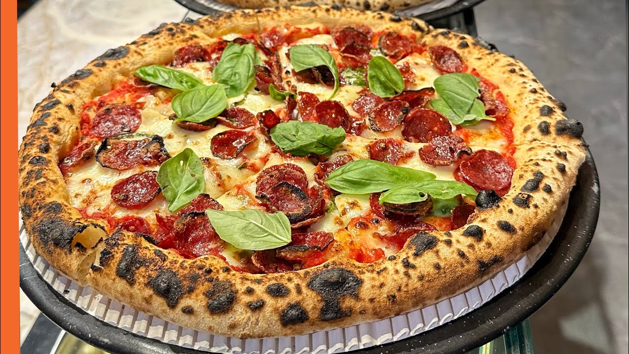 Napolitan pizza in tehran📍pusar pizza, pasdaran, tehran - YouTube