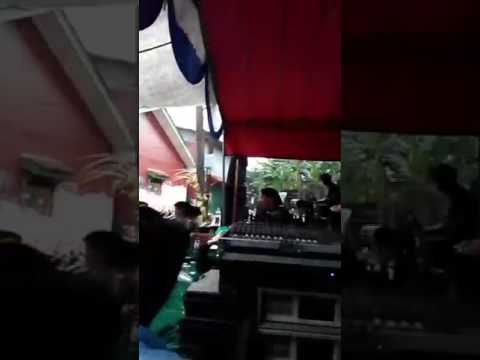 joget dibelakang panggung sampe asyik berdua