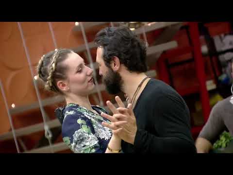 Selçuk Çağlayan   İz