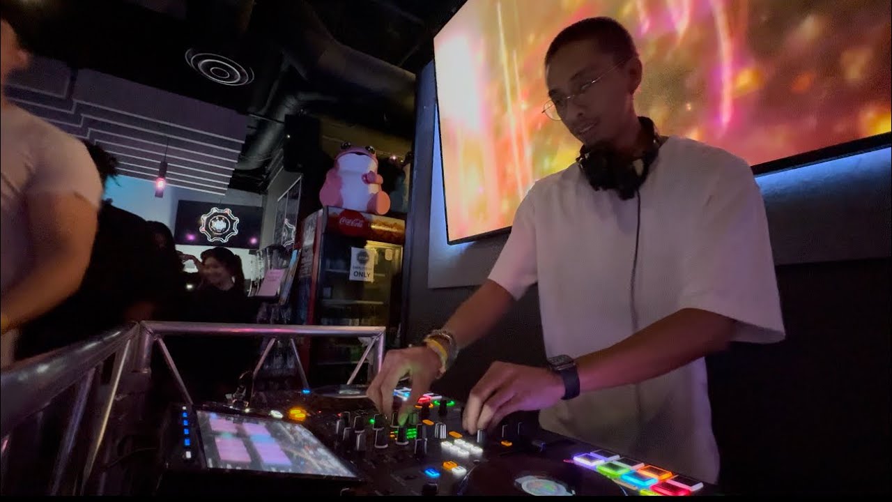 Rave Night @ Tig Kitchen & Bar | Seattle, WA - YouTube