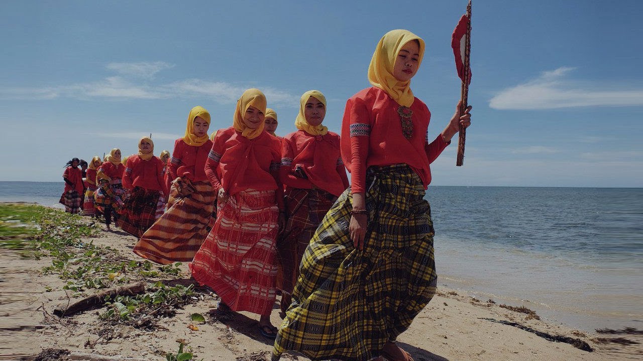 Nelayan Patorani dan Ritualnya Sebelum Melaut - YouTube