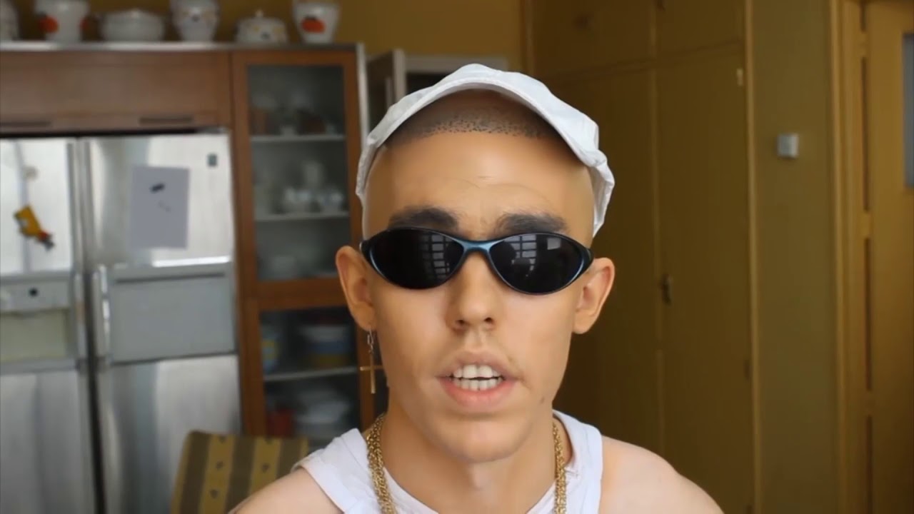 Yo soy cani pero cada vez que dice cani la cancion aumenta la velocidad ...