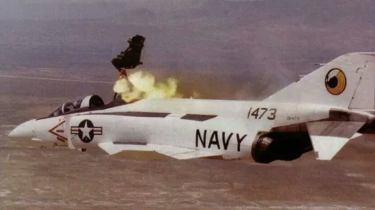 The Deadly Enemy Attack That Ended the F-4's Superiority - YouTube