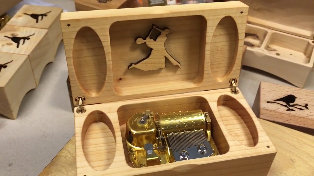 30 note Music Box with Blue Danube Waltz, Johan Strauss - YouTube