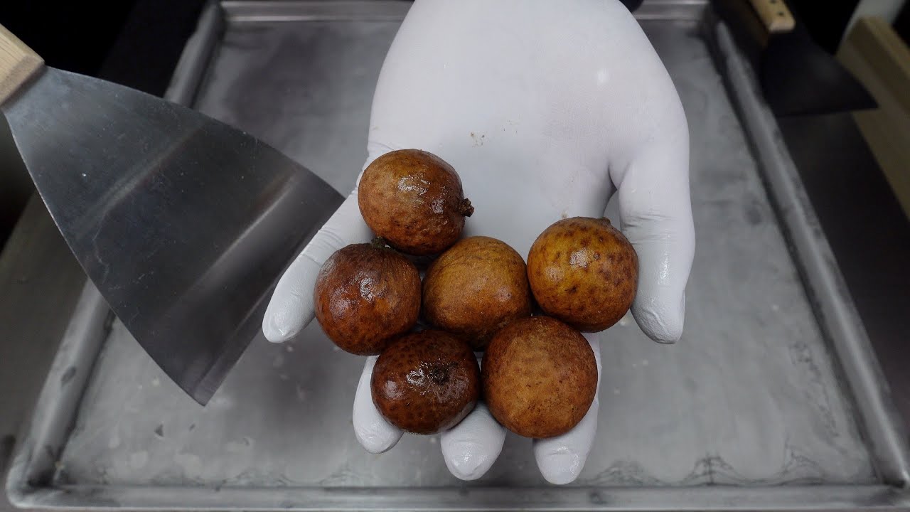롱간으로 아이스크림 만들기 / Ice cream roll made longan / ASMR - YouTube