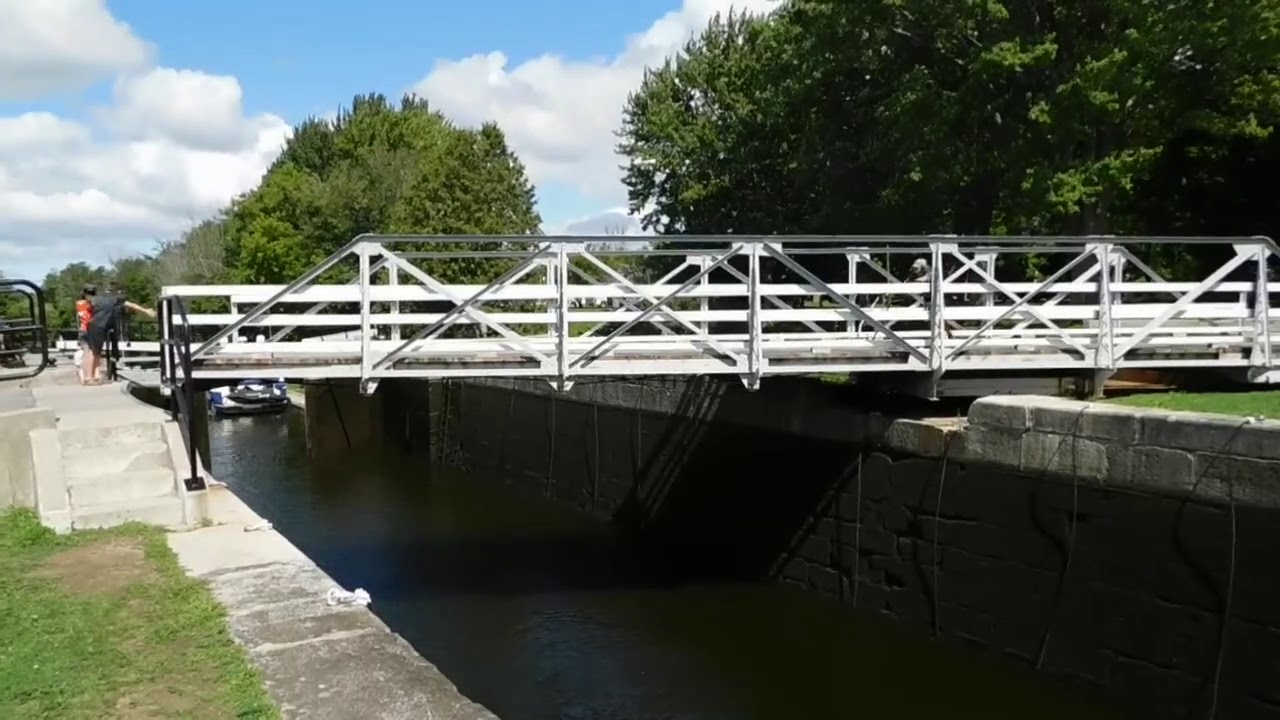 Hand-Cranked Manotick Lock Bridge - YouTube
