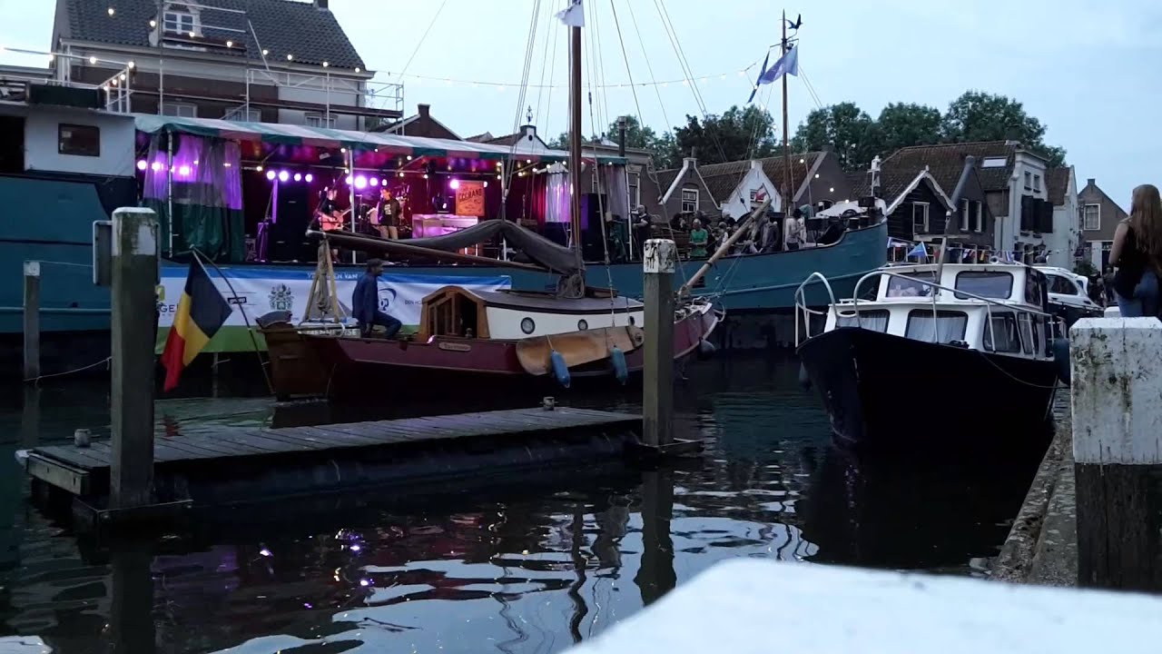 Katsie E & Marcel S " Praet Flakkees met mun" Live Menheerse Havendag ...