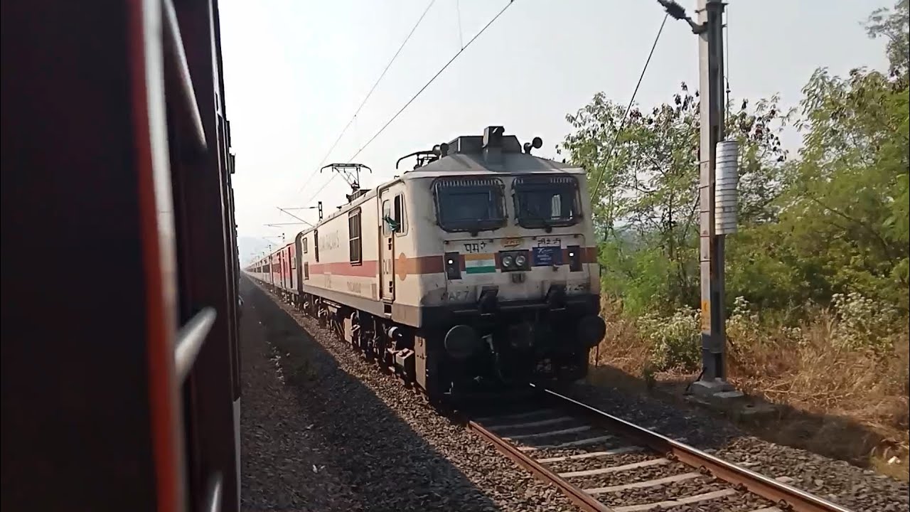 MANDOVI MEETS MANGLA LAKSHDWEEP | KONKAN RAILWAY CROSSING SCENES - YouTube