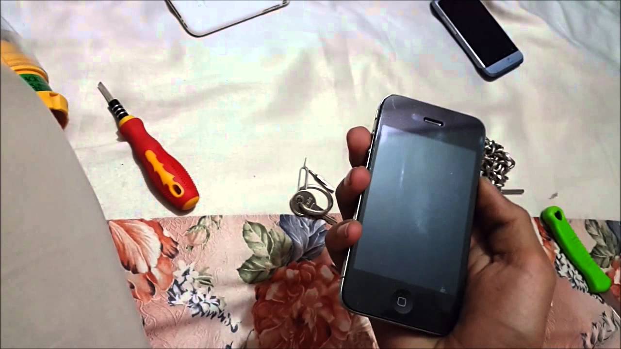 Apple Iphone 4 Screen Scratch &sharp knife test - YouTube