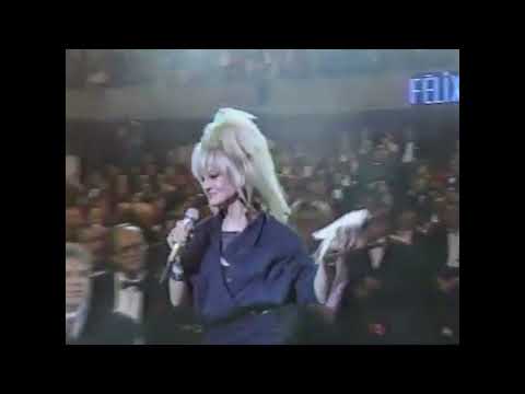 Marjo Chat sauvage Award place des arts 1987