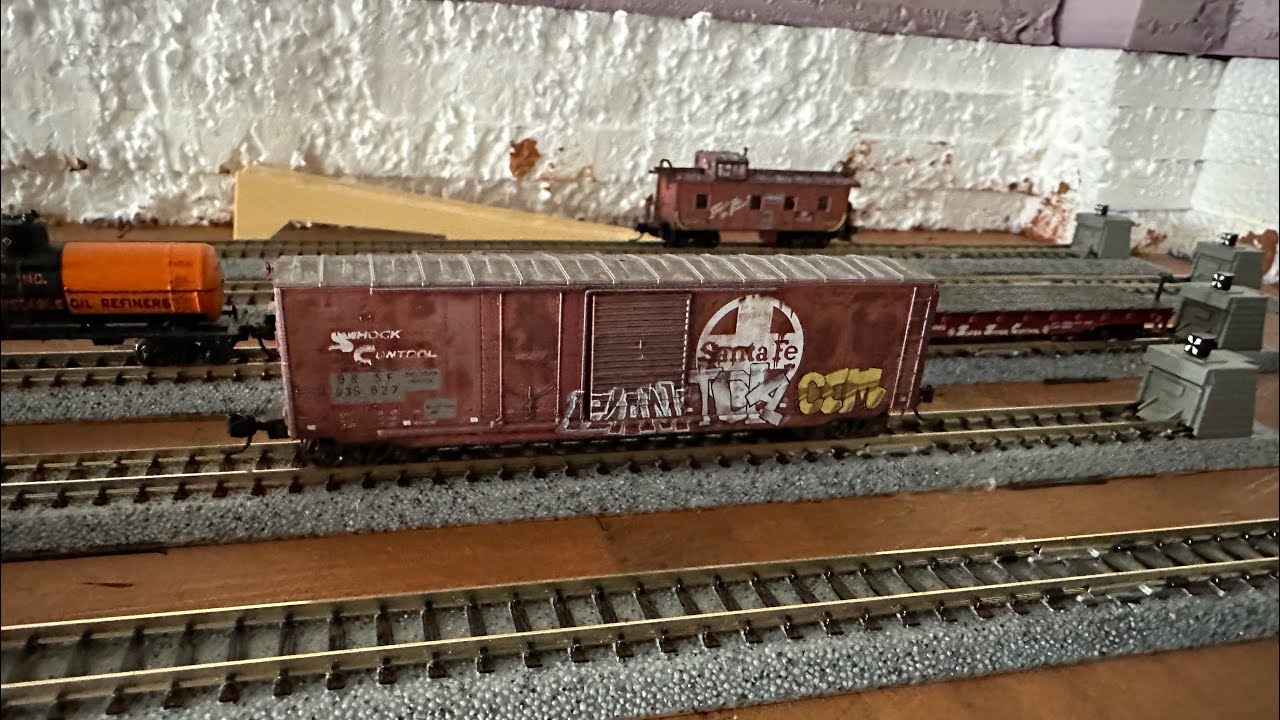 N Scale 50 Foot Box Car Comparison - YouTube