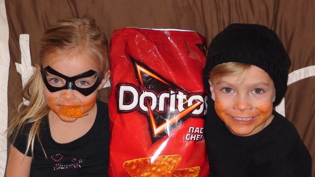 KIDS BUSTED STEALING DORITOS! Best Doritos Superbowl Commercial 2017 ...
