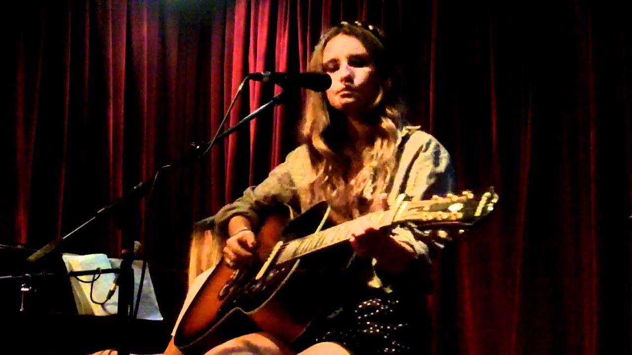 Paris Carney does "Lifejacket" at Room 5 - YouTube