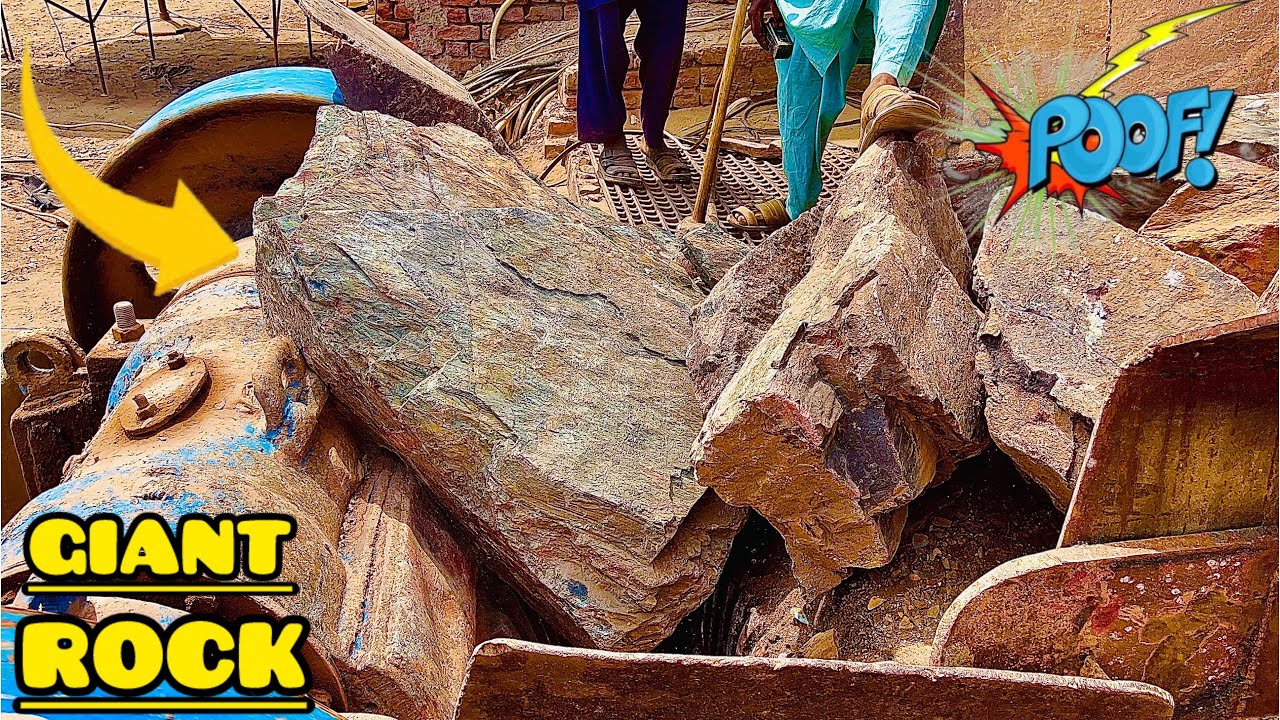 Super Giant Rock🗿 Crusher In action Rubble Crusher |Master jaw Crusher ...