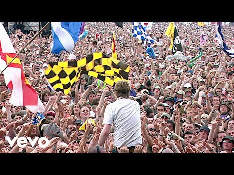 Kaiser Chiefs - I Predict A Riot (Live at T in the Park / 2005)