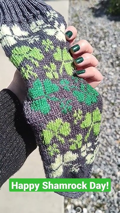 Have a Shamrockin' Day! https://www.ravelry.com/patterns/library ...