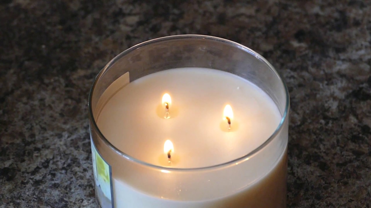 Reigniting a candle with smoke [Slow Motion] - YouTube