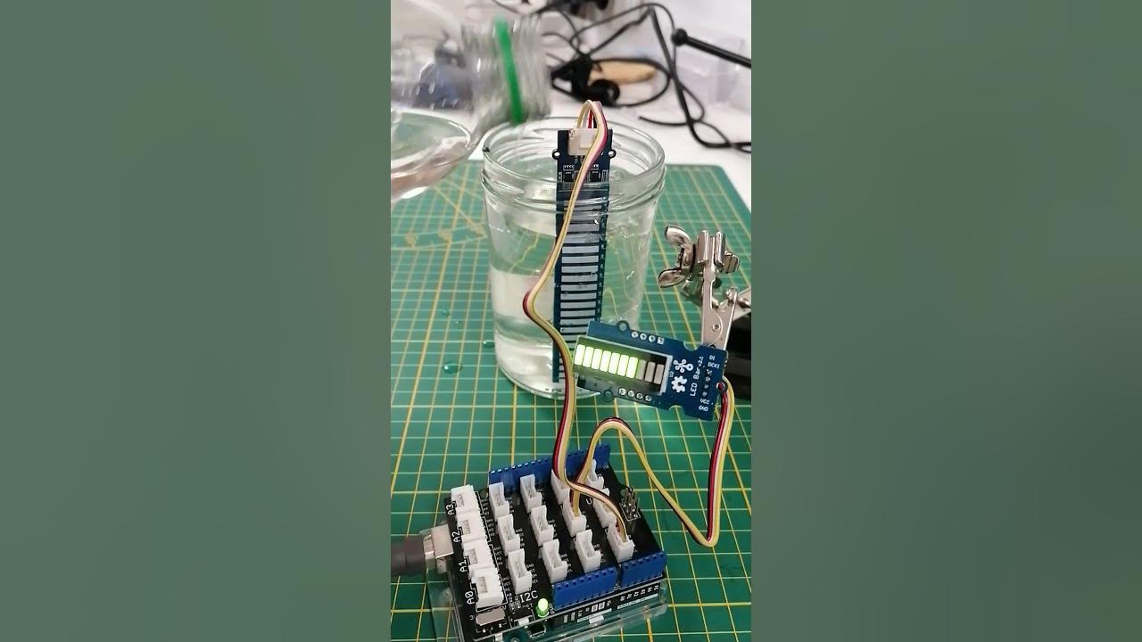 Grove Water Level Sensor & Grove LED Bar v2 at Arduino UNO R3 - YouTube