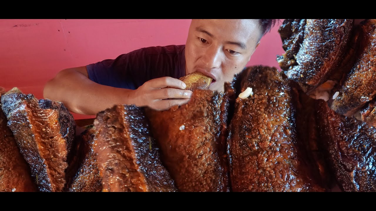 Spicy smoke pork fat delicious||Atsuba Naga Eat - YouTube