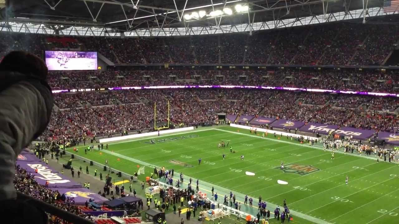 NFL London 2013, Minnesota Vikings Entrance - YouTube