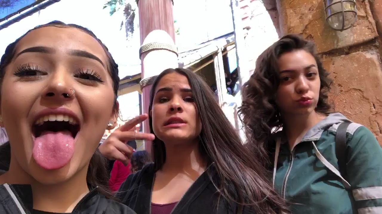 SIX FLAGS TRIP (SHORT VLOG) | @Real.Ona - YouTube