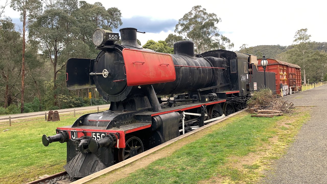 Old Noojee railway station + J550 - YouTube