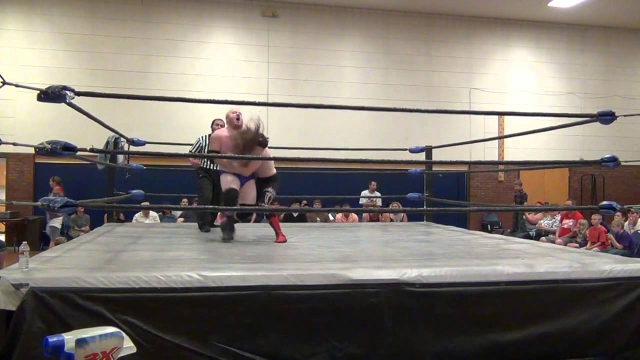 Brad Landen vs Jake Steel - WAR - YouTube