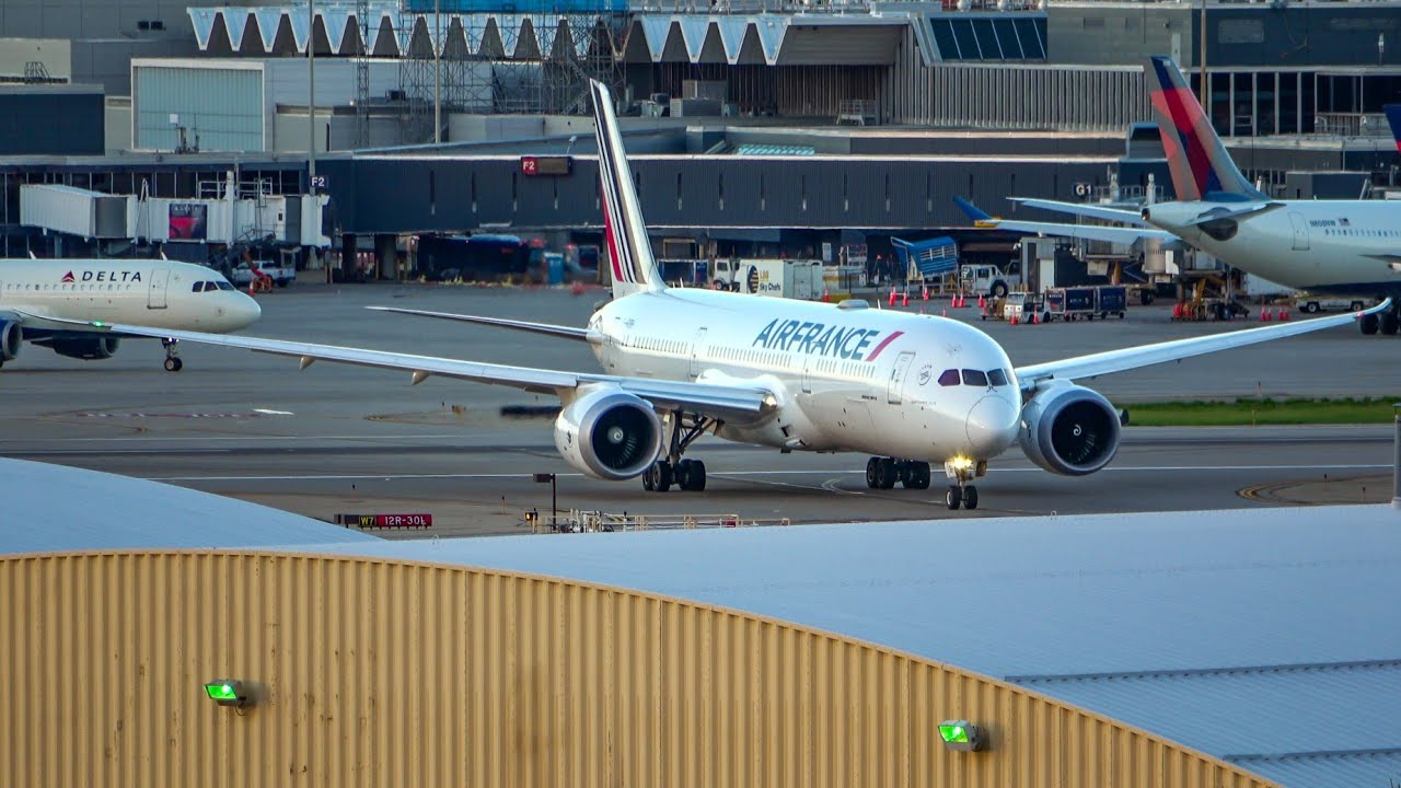 (4K) | 43 Minutes of MSP Plane Spotting - YouTube