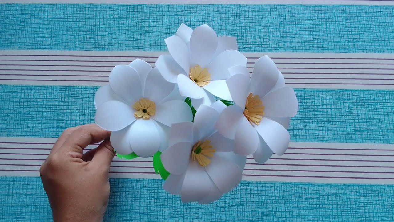 membuat hiasan di meja dari kertas | membuat bunga dari kertas ...