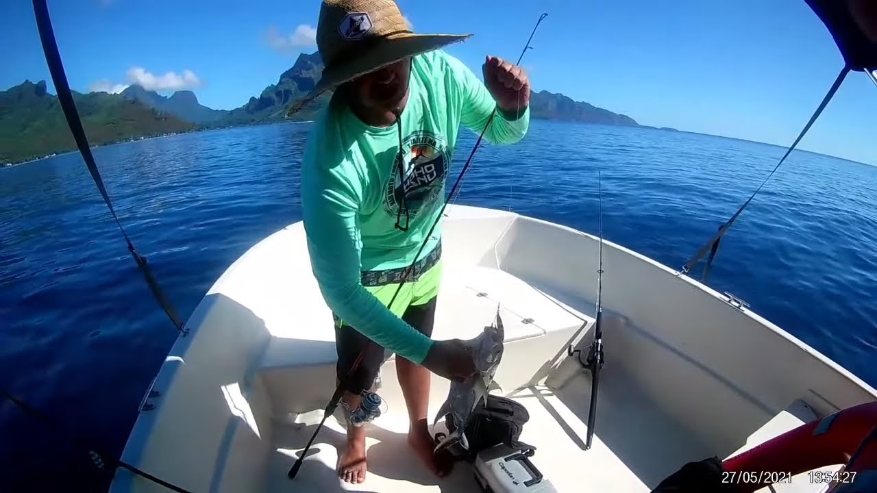 Pêche aux jigs sur MOOREA Ep1!(fishing trip in FRENCH POLYNESIA) - YouTube
