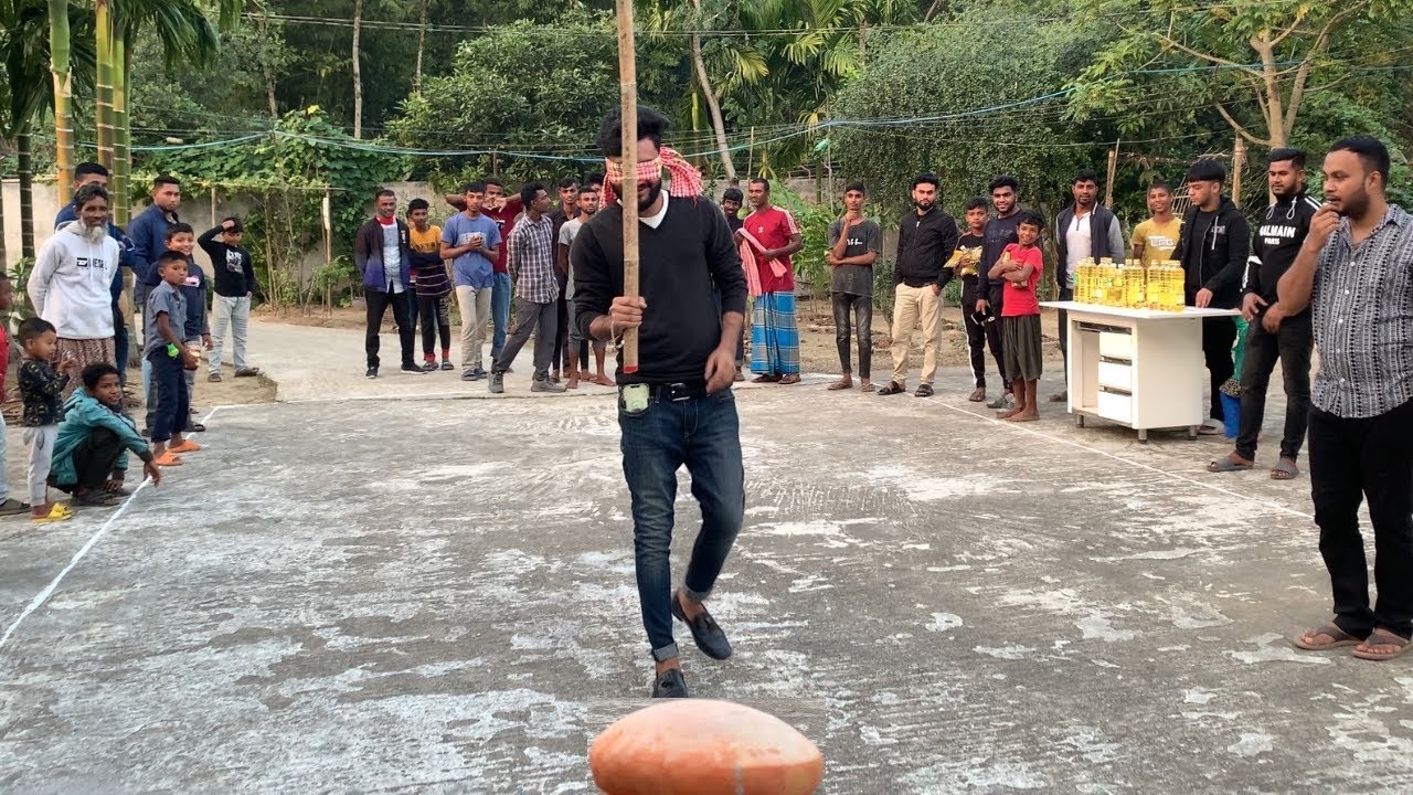 Hari Vanga Khela | হাড়ি ভাঙ্গা খেলা | Traditional game Hari Banga ...