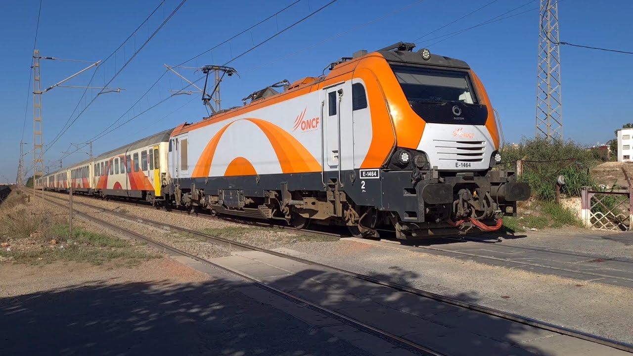 ONCF E-1464 passant par le PN de Berrechid (1080p 60 FPS) - YouTube