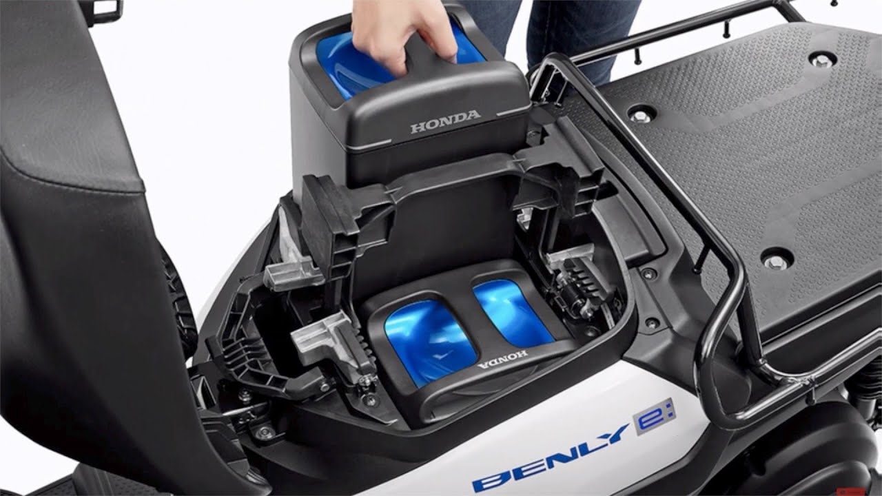 Honda Benly E Electric Scooter : Spotted In Testing - YouTube