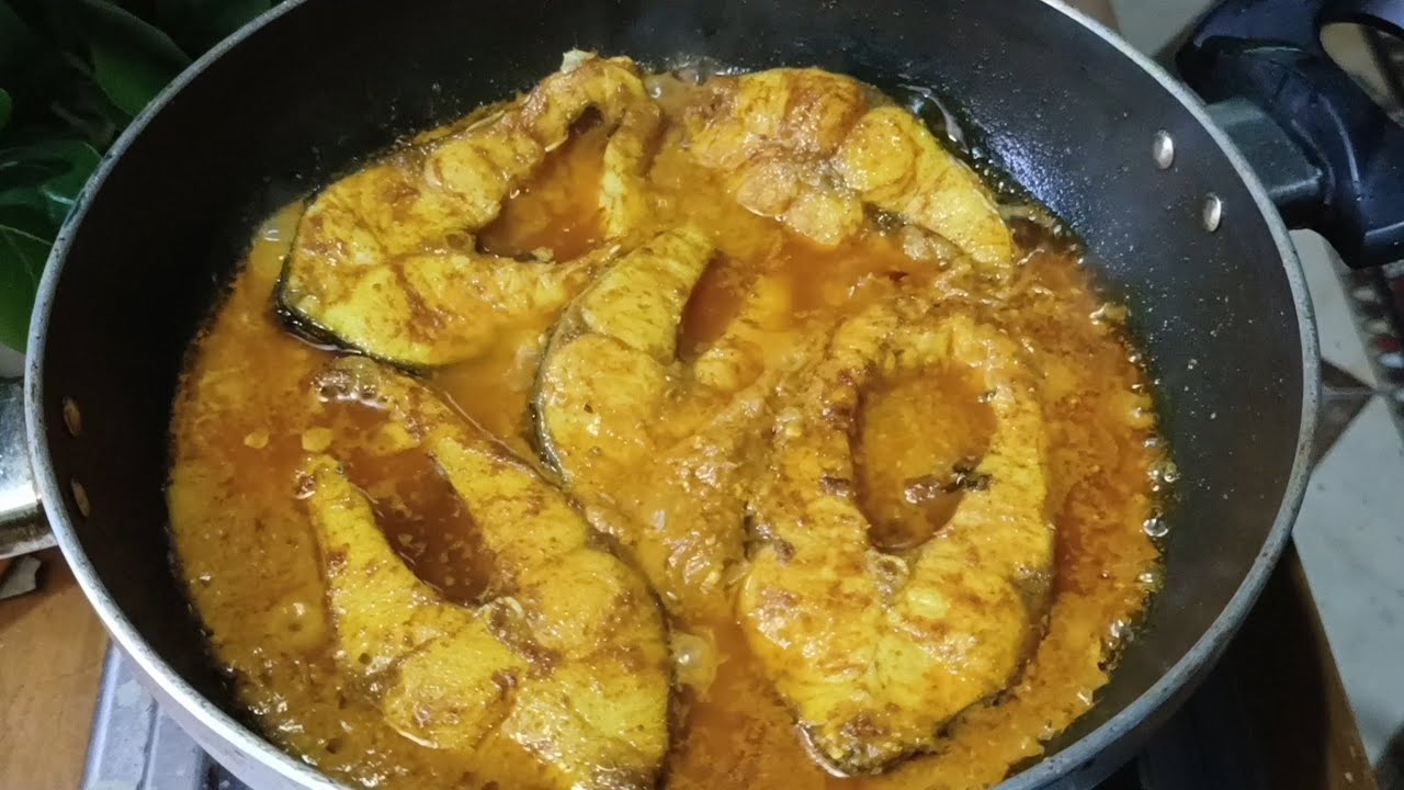 MASALA FISH CURRY RECIPE | Ruhu fish curry Bangali style | Easy rui ...